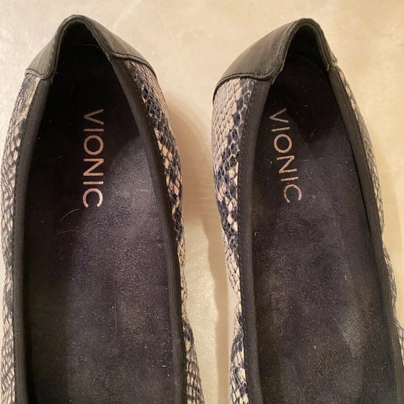 Vionic | Shoes | Vionic Minna Boa Snakeskin Flats Cap Toe Career Casual Comfort | Poshmark